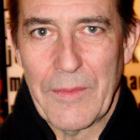 Surrounded Definition, Meaning & Usage | FineDictionary.com