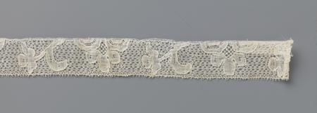 Three-lobed Definition, Meaning & Usage | FineDictionary.com