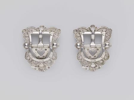 Belt buckle Definition, Meaning & Usage | FineDictionary.com