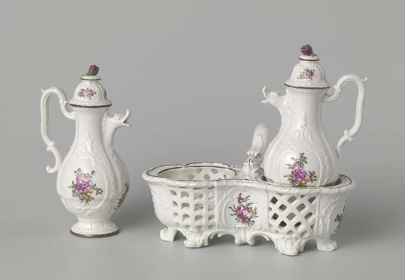 Cutaway Definition, Meaning & Usage | FineDictionary.com