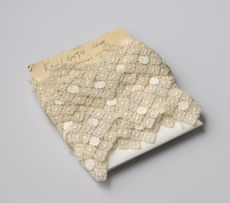 Interlink Definition, Meaning & Usage | FineDictionary.com