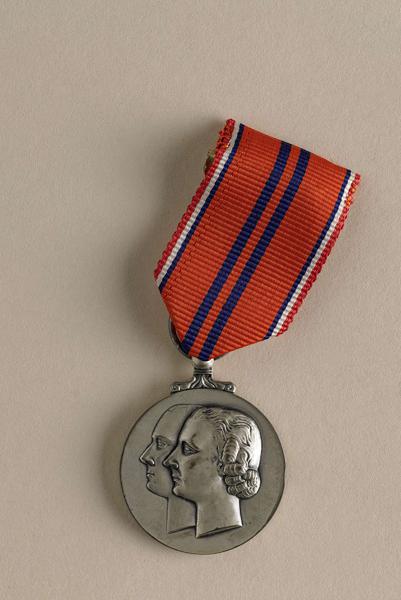 Blue ribbon Definition, Meaning & Usage | FineDictionary.com