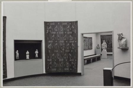 Figurine Definition, Meaning & Usage | FineDictionary.com