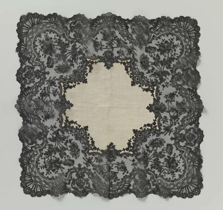 Handkerchief Definition, Meaning & Usage | FineDictionary.com