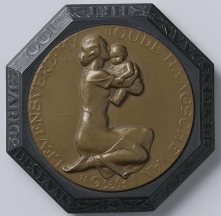 Paperweight Definition, Meaning & Usage | FineDictionary.com