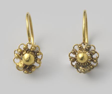 Filigree Definition, Meaning & Usage | FineDictionary.com