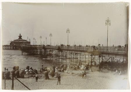 Pier Definition, Meaning & Usage | FineDictionary.com