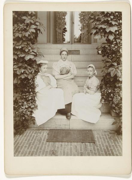 Servant Definition, Meaning & Usage | FineDictionary.com