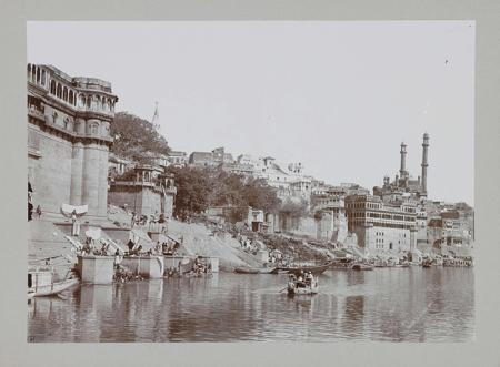 Gangly Definition, Meaning & Usage | FineDictionary.com