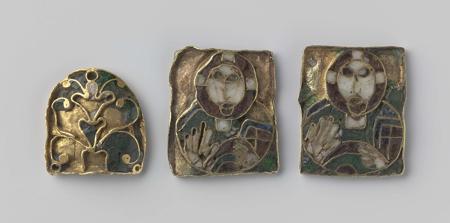 Sheathed Definition, Meaning & Usage | FineDictionary.com