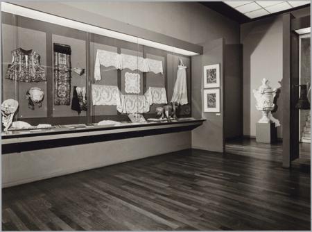 Lace Definition, Meaning & Usage | FineDictionary.com