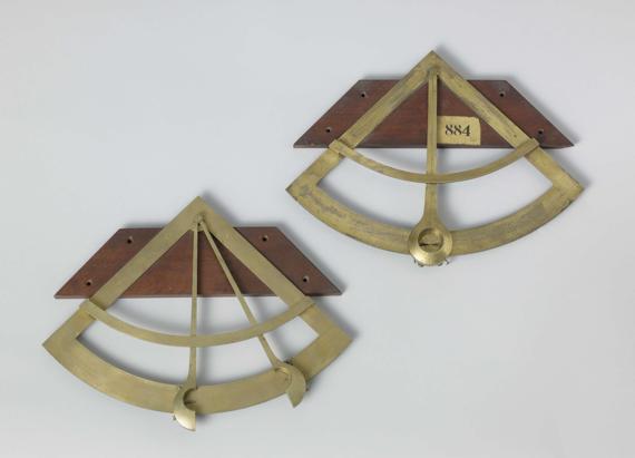 Clinometer Definition, Meaning & Usage | FineDictionary.com