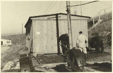 Barrack Definition, Meaning & Usage | FineDictionary.com