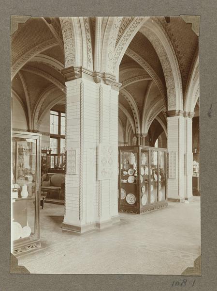 Porcelain Definition, Meaning & Usage | FineDictionary.com