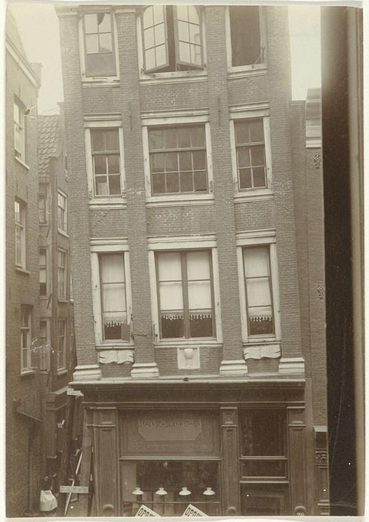 Lacquer Definition, Meaning & Usage | FineDictionary.com