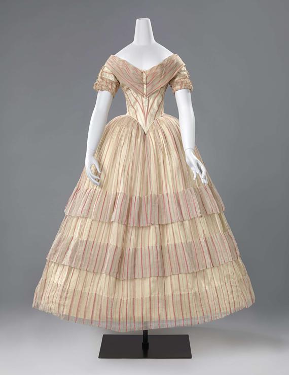 Tarlatan Definition, Meaning & Usage | FineDictionary.com