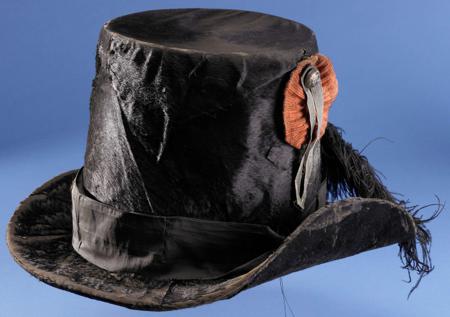 Headpiece Definition, Meaning & Usage | FineDictionary.com