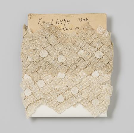 Interlink Definition, Meaning & Usage | FineDictionary.com