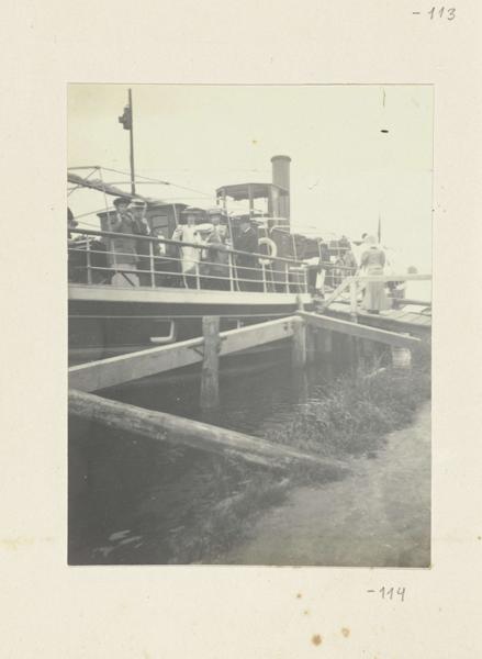 Gangway Definition, Meaning & Usage | FineDictionary.com