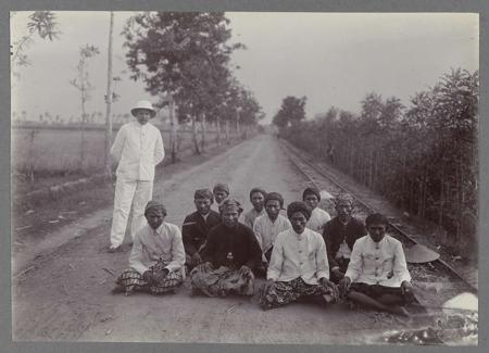 Overseer Definition, Meaning & Usage | FineDictionary.com