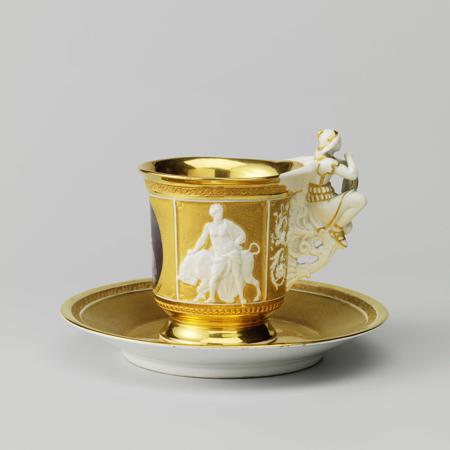Cup and saucer Definition, Meaning & Usage | FineDictionary.com