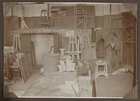 Easel Definition, Meaning & Usage | FineDictionary.com