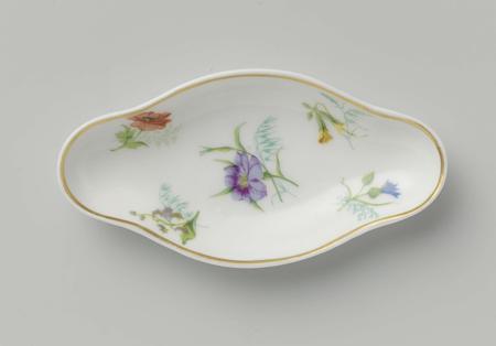 Three-lobed Definition, Meaning & Usage | FineDictionary.com