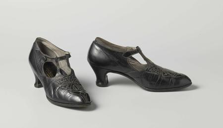 Instep Definition, Meaning & Usage | FineDictionary.com