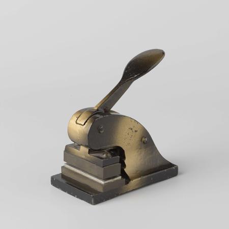 Stamp Definition, Meaning & Usage | FineDictionary.com