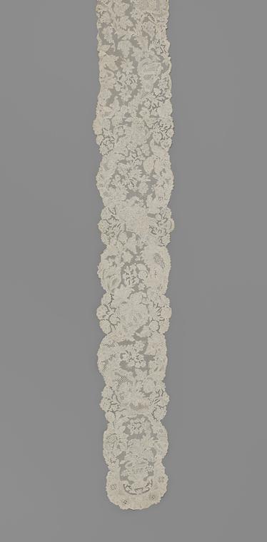 Fontange Definition, Meaning & Usage | FineDictionary.com