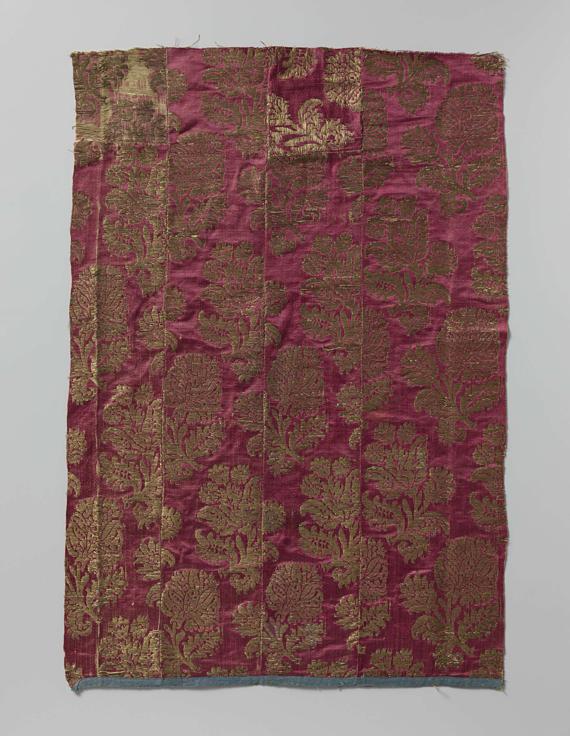 Satin Definition, Meaning & Usage | FineDictionary.com