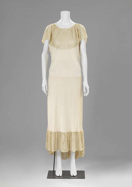 Nightgown Definition Meaning Usage FineDictionary nightgown-definition-meaning-usage-finedictionary