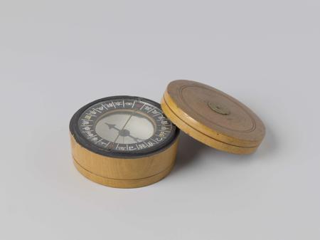Compass Definition, Meaning & Usage | FineDictionary.com