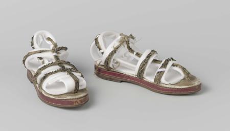 Instep Definition, Meaning & Usage | FineDictionary.com