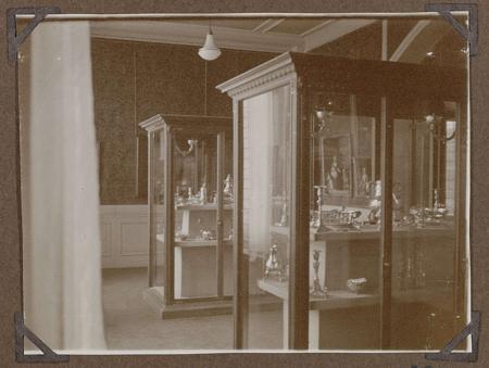 Display Definition, Meaning & Usage | FineDictionary.com