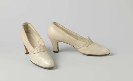 Instep Definition, Meaning & Usage | FineDictionary.com